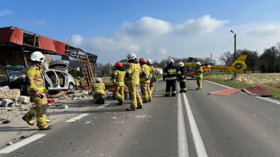 Śmiertelny wypadek w Dulczy Wielkiej Kierowca uderzył w wiatę przystankową