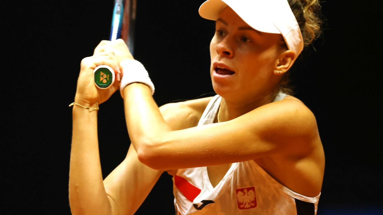 Billie Jean King Cup: Magda Linette przegrała z Jeleną Rybakiną | TVP SPORT