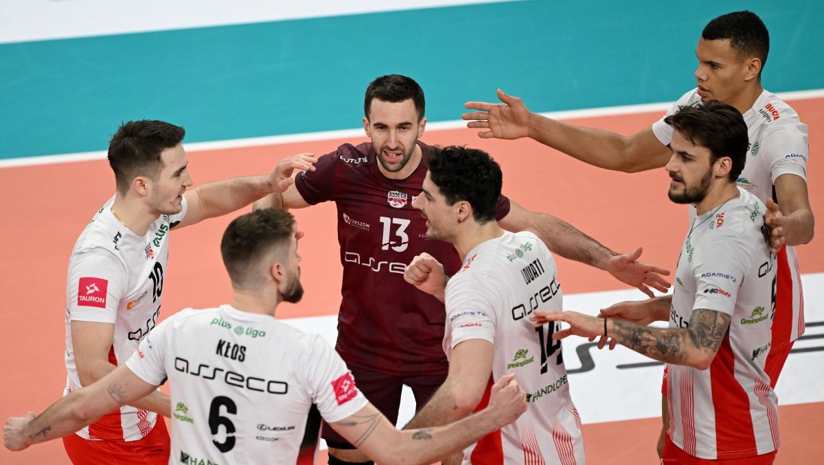 Spacerek Asseco Resovii w Pucharze CEV. Jeden moment Fenerbahce | TVP SPORT