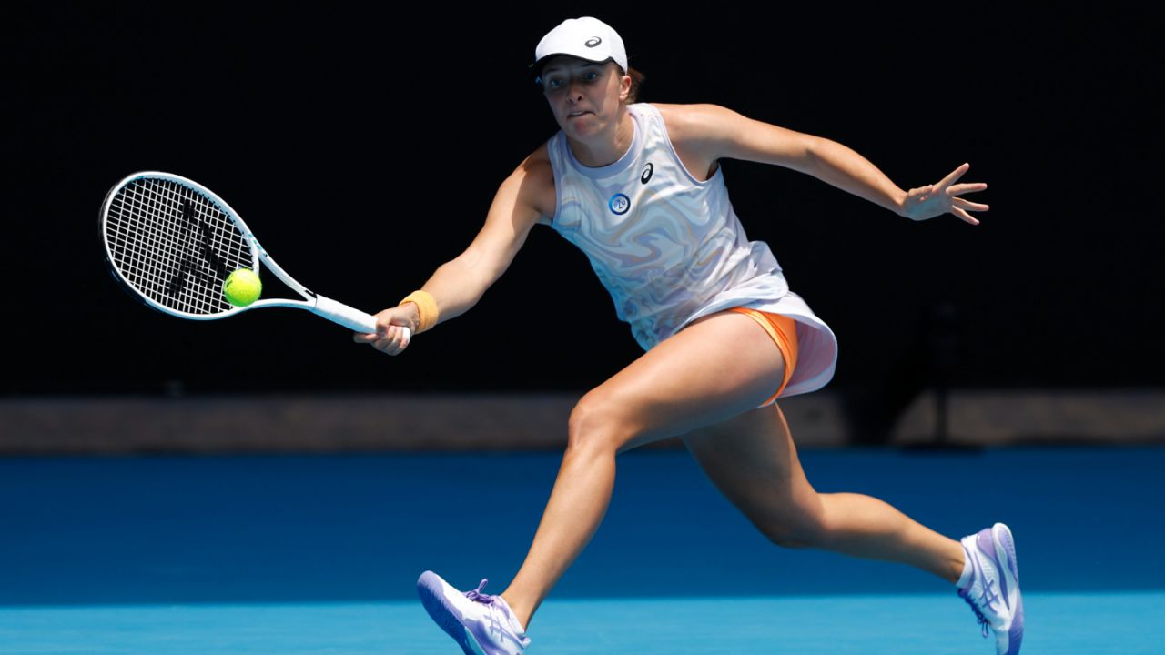 Australian Open. Tomasz Wiktorowski, trener Igi Świątek po meczu z ...