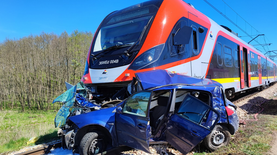 Śmiertelny wypadek na przejeździe kolejowym w okolicach Tomaszowa Mazowieckiego