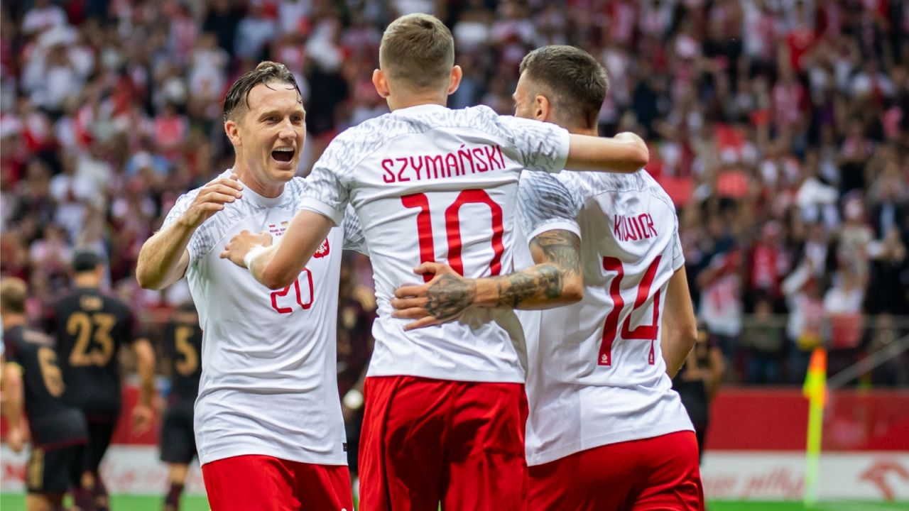 Mistrz myśli o Szymańskim. Pomocnik może zastąpić kolegę z kadry | TVP SPORT