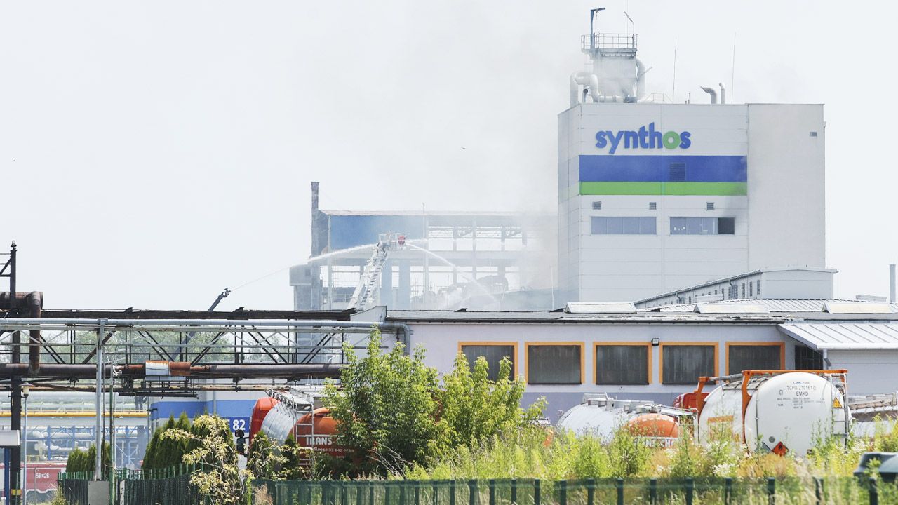 Oświęcim. Pożar w firmie chemicznej Synthos w Oświęcimiu | TVP INFO