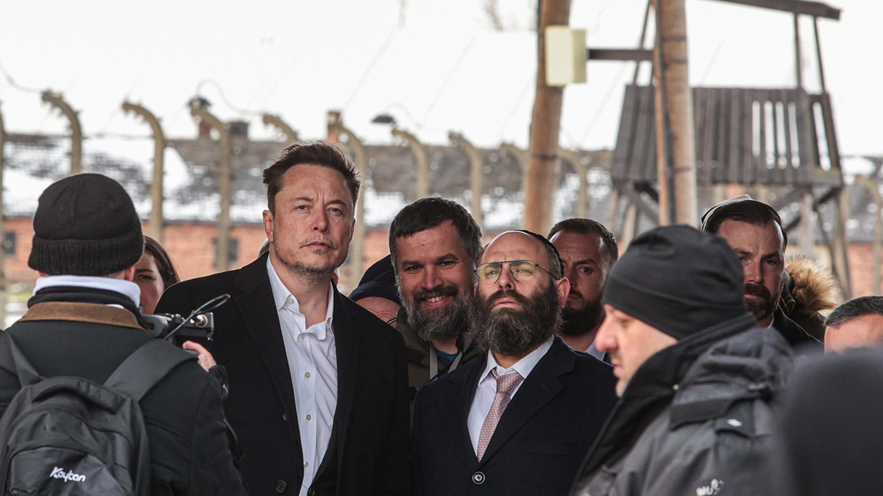 Elon Musk w Polsce. Właściciel Tesli odwiedził muzeum Auschwitz ... Elon Musk w Polsce. Właściciel Tesli odwiedził muzeum Auschwitz ...