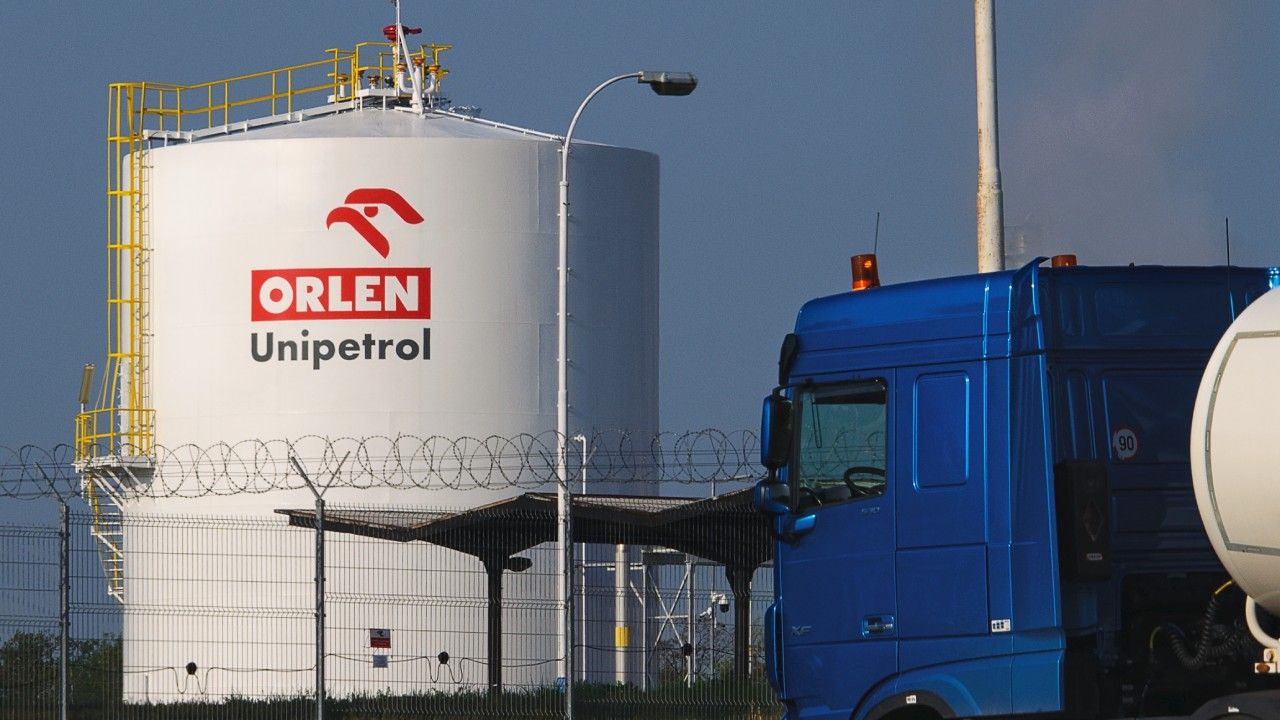Czechy wydają miliardy na rosyjską ropę. Winna spółka Orlen Unipetrol? Koncern odpowiada | TVP INFO