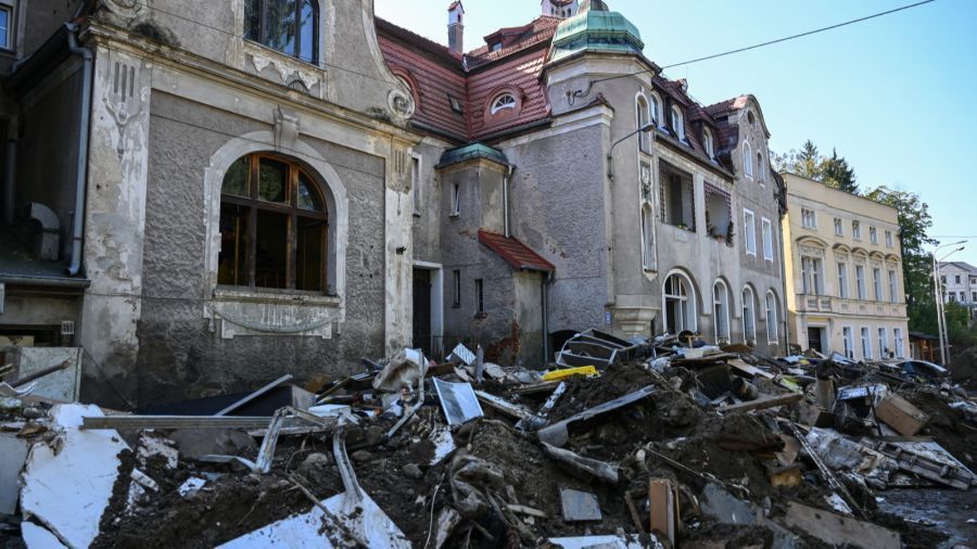 Architekci opracowali instrukcję, jak remontować budynki po powodzi