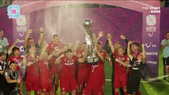 Julia Szeremeta hojnie nagrodzona. Wszystkiemu przyglądał się... Agent ...