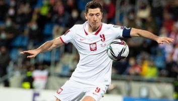 Robert Lewandowski dostaje kartę inform w FIFA 22 | TVP SPORT