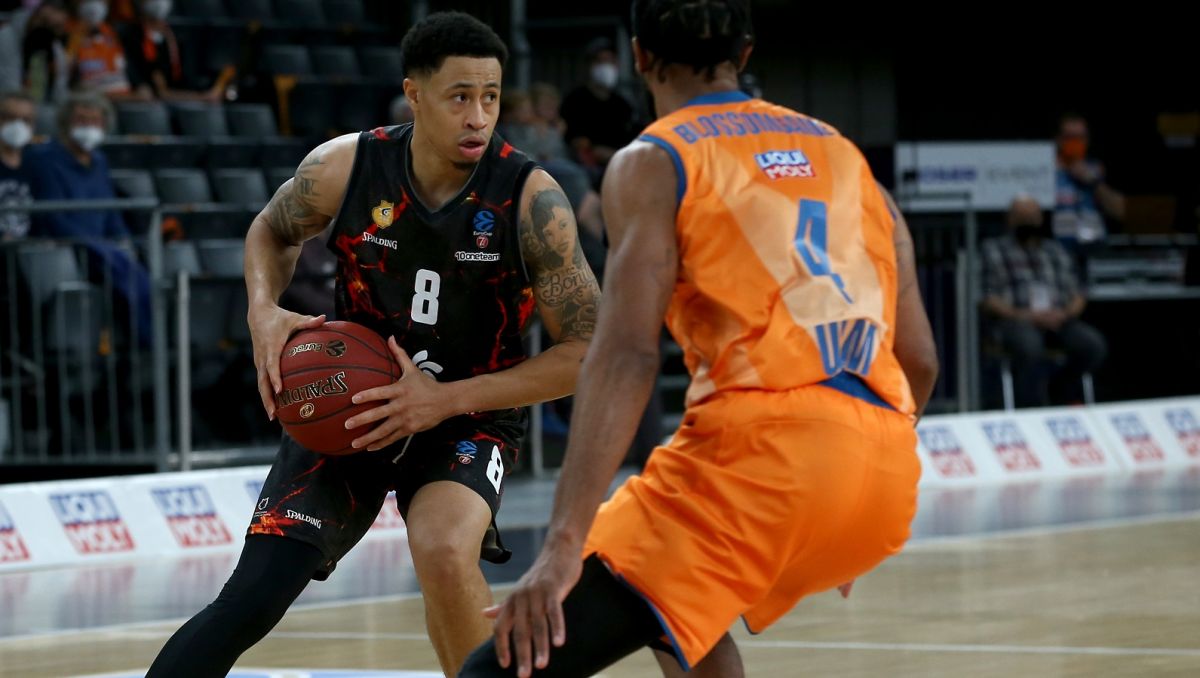 AJ Slaugthter poskromił zespół z Euroligi! | TVP SPORT