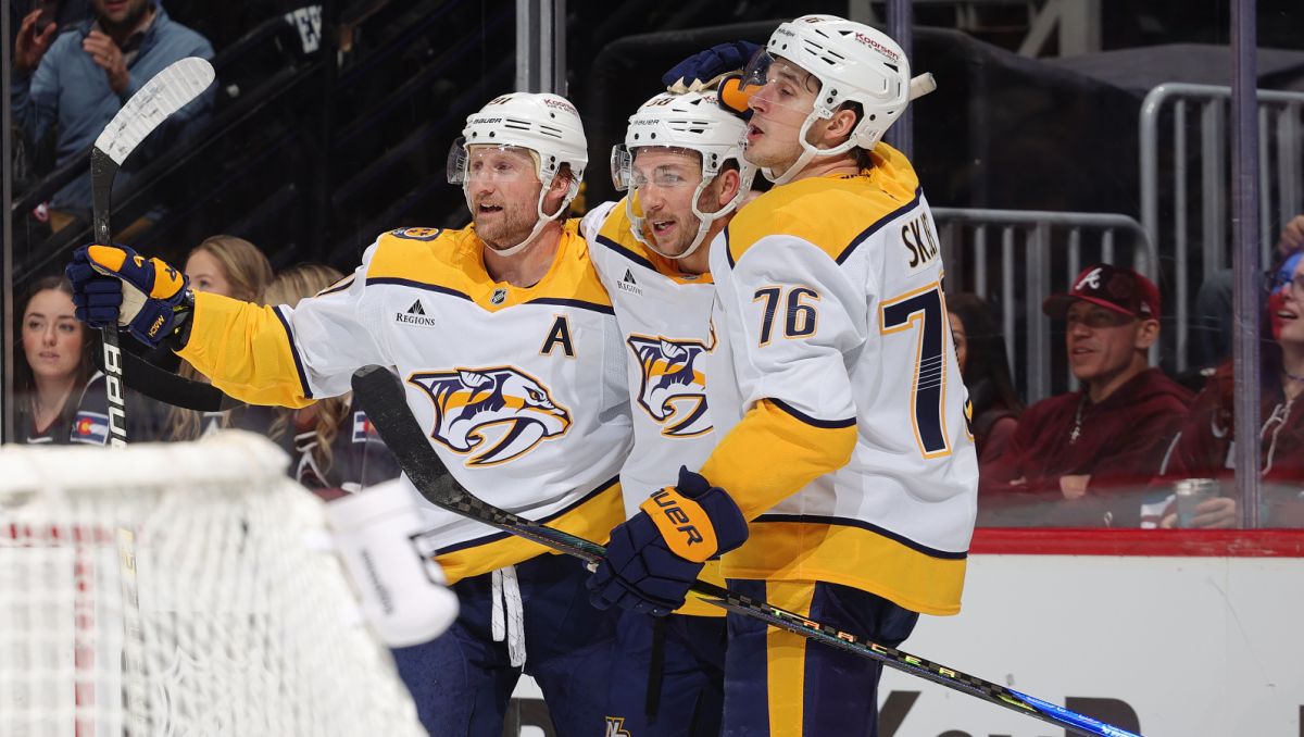 Liga NHL: udany pościg Nashville Predators. Steven Stamkos z hat ...